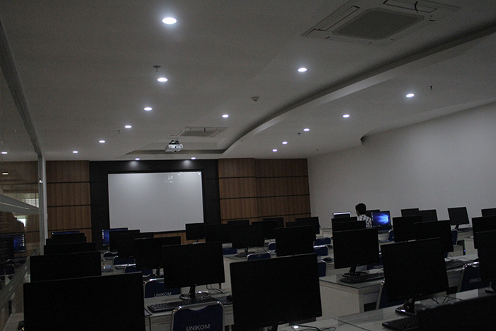 UNIKOM TOUR